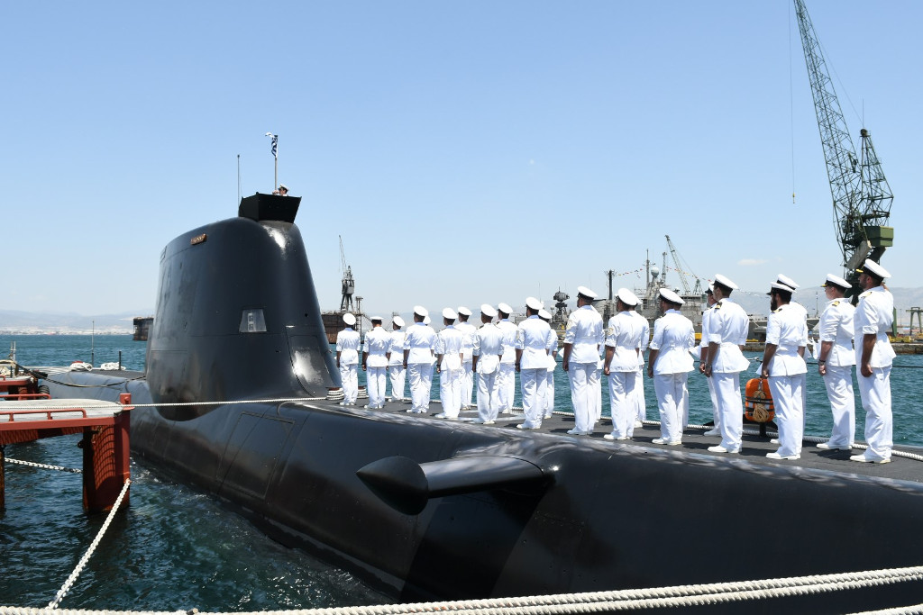 Τελετή ονοματοδοσίας και ύψωσης σημαίας των υποβρυχίων ΜΑΤΡΩΖΟΣ και ...