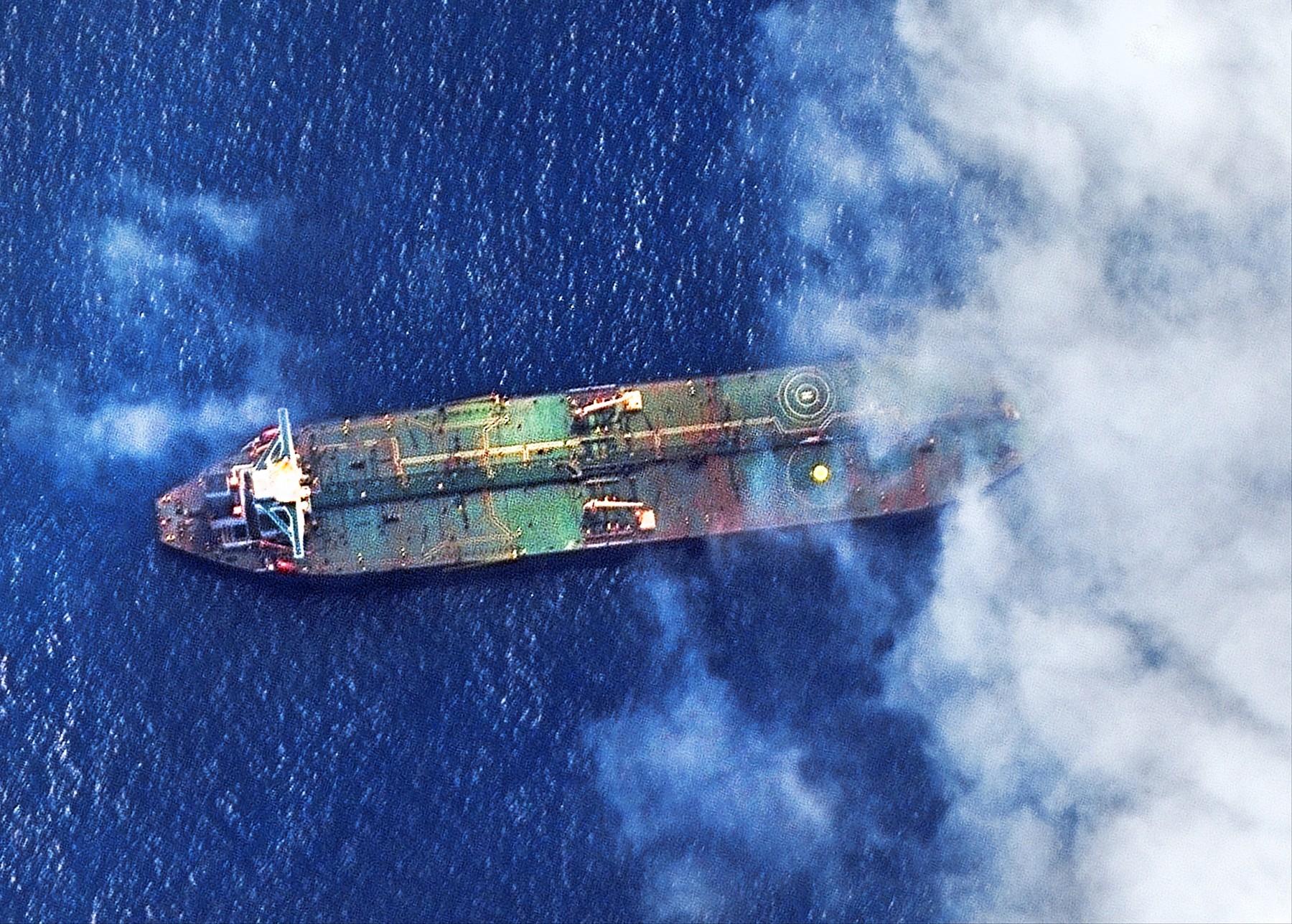 Πετρελαιοκηλίδα στις ακτές της Βραζιλίας - Ναυτικά Χρονικά