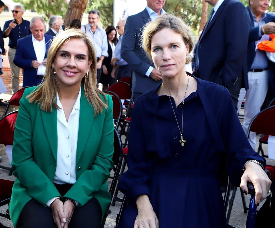 Οικογένεια Μαρτίνου: Η μεγάλη δωρεά στο Γ.Ν. Ασκληπιείο Βούλας ...