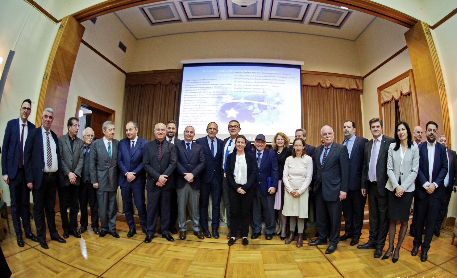 Οι τιμητικές διακρίσεις του ΕΒΕΠ - Ναυτικά Χρονικά