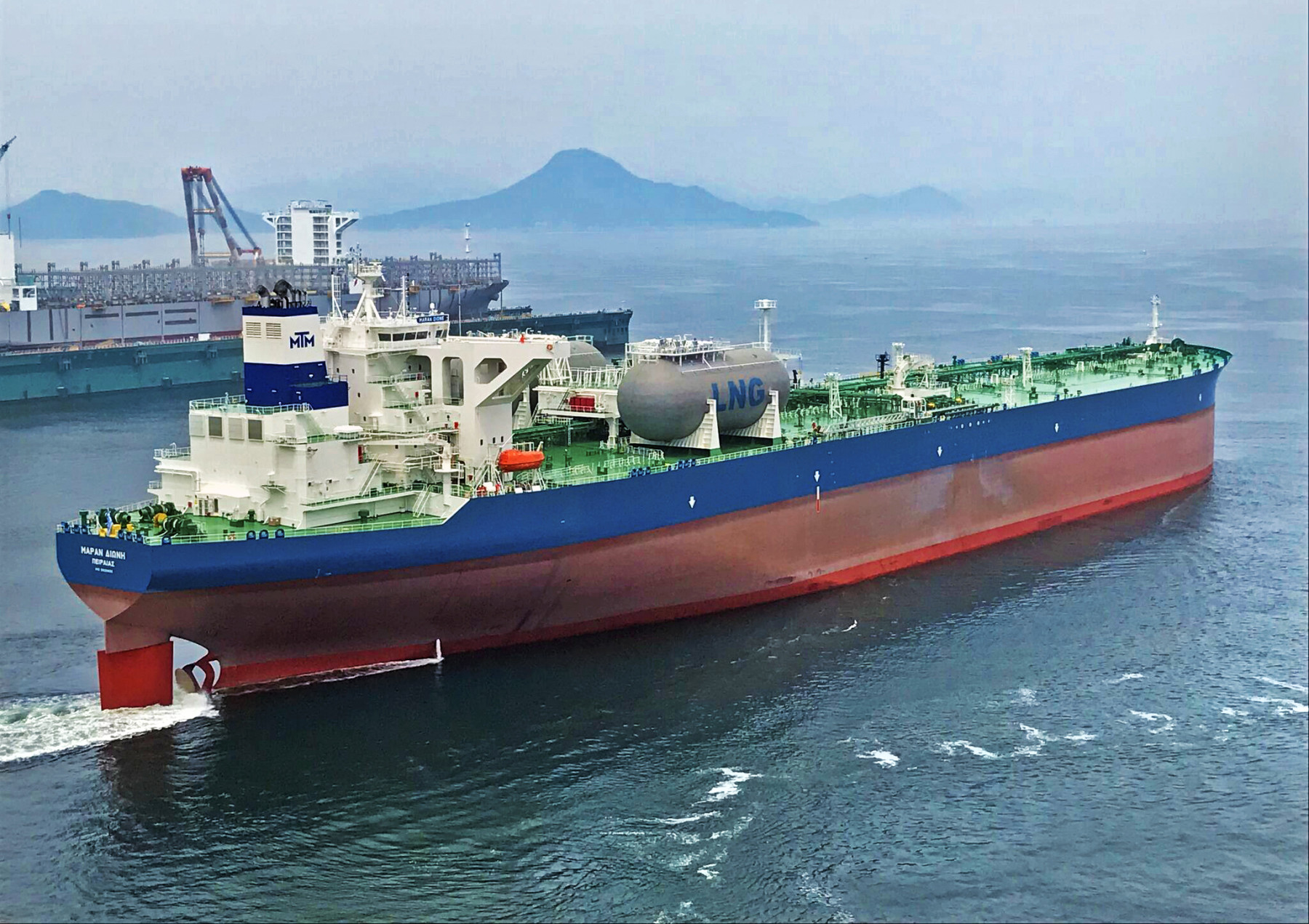 Ελληνική σημαία στο σύγχρονο νεότευκτο της Maran Tankers - Ναυτικά Χρονικά