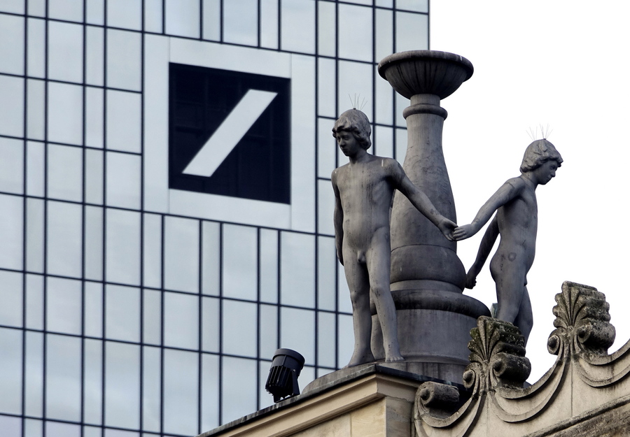 Η τηλεργασία διχάζει διοίκηση και εργαζόμενους της Deutsche Bank ...