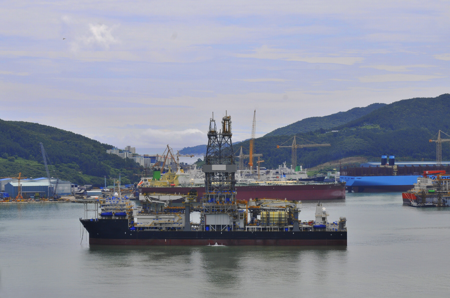 «Λευκός καπνός» για τη συγχώνευση των HD Korea Shipbuilding και STX ...